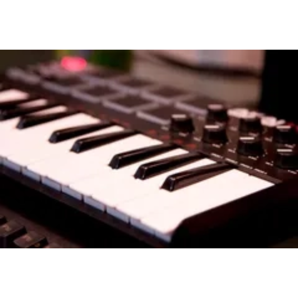 Hiphop 4 Old School Realz - Madrid - Listen Online