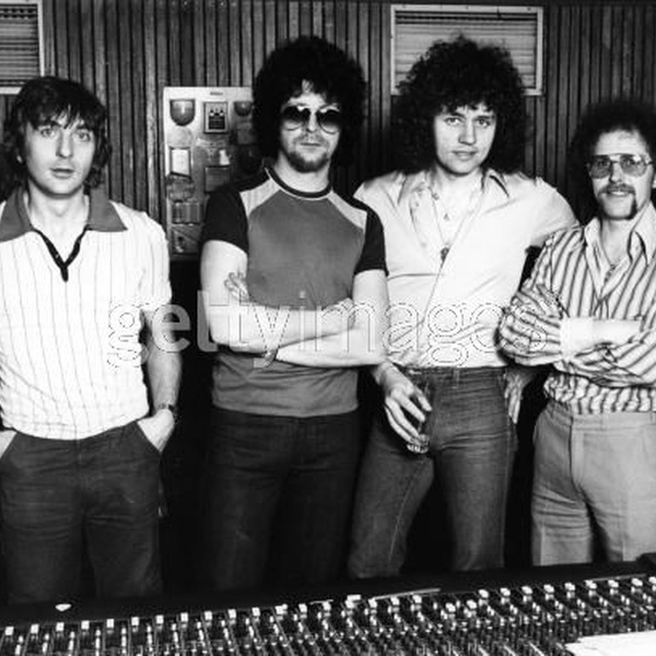 ELO Zoom - Los Angeles, CA - Listen Online